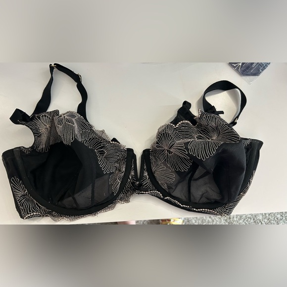Cacique | Intimates & Sleepwear | 42dd Cacique Elegant Black Floral ...